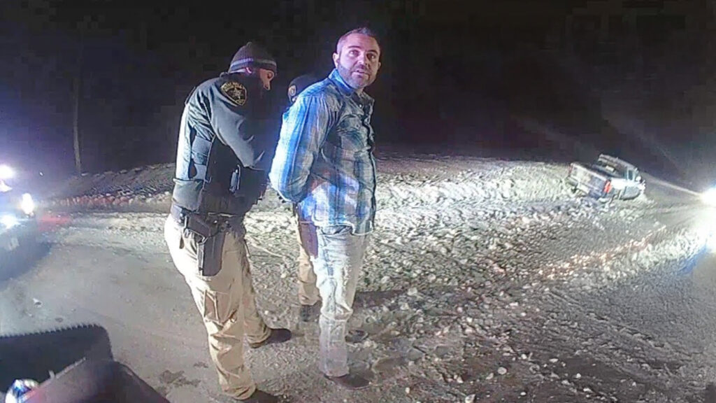 Police Officer Flees from Colleagues, Then Gets Paid Leave | ТопЖир